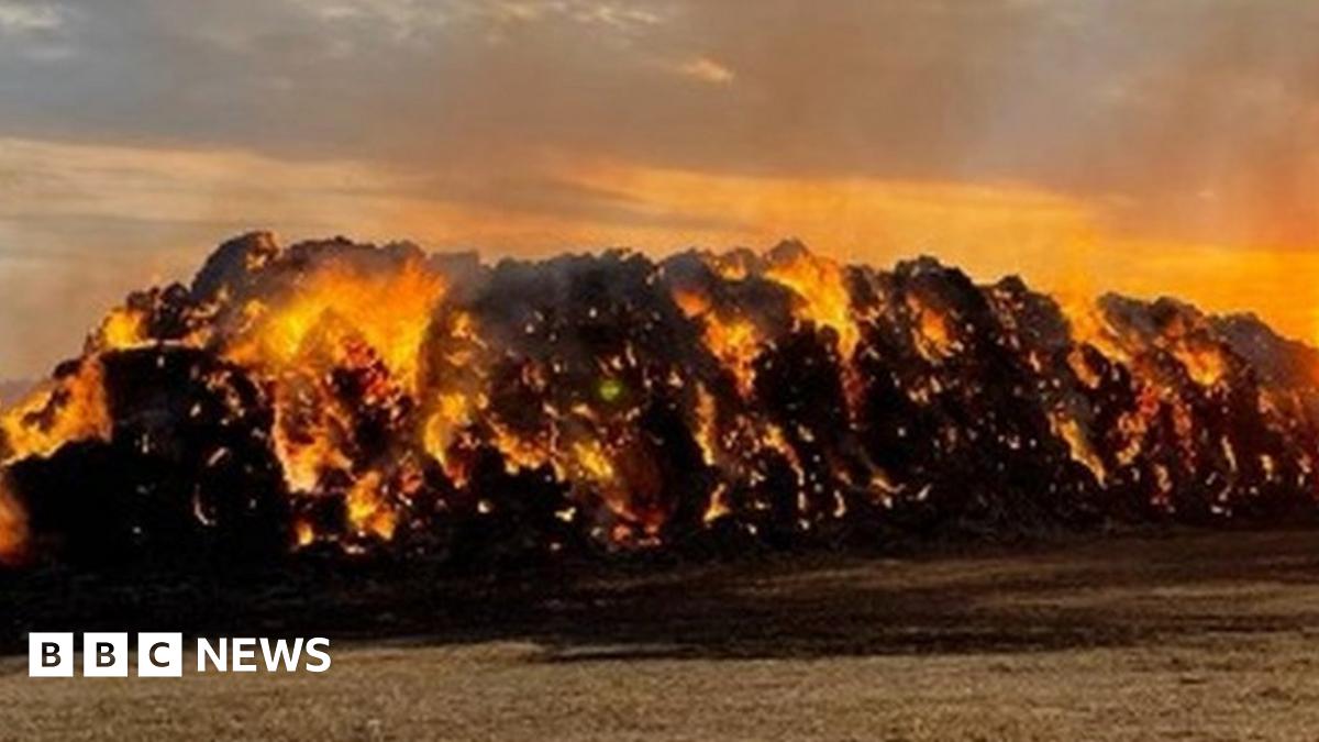Ickleton: Crews tackle haystack fire visible from M11 - BBC News