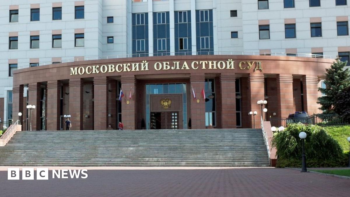 Moscow court shooting: Gang suspects killed in escape bid - BBC News