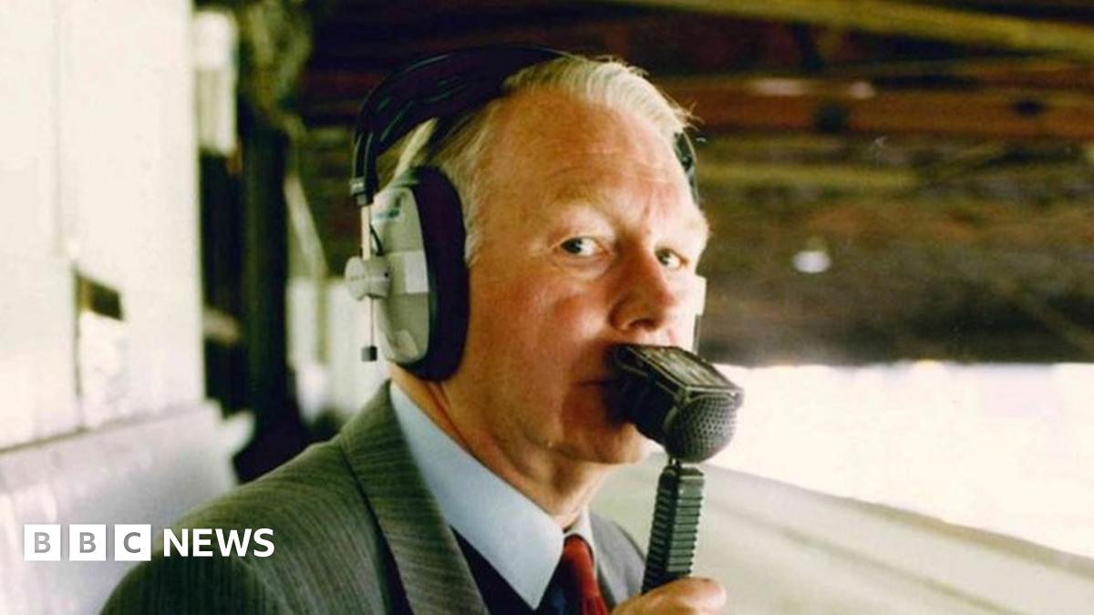 Colin Slater: Tributes to colossus of local sports broadcasting - BBC News