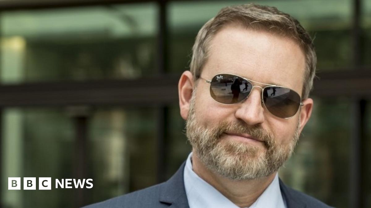 Alleged paedophile Roger Giese loses extradition appeal - BBC News