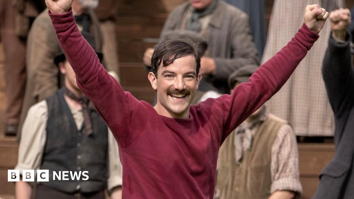 The English Game: Netflix replays the birth of modern football - BBC News