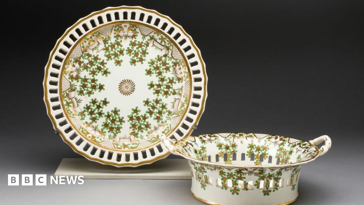 Spode pottery set for return to Stoke-on-Trent factory museum - BBC News