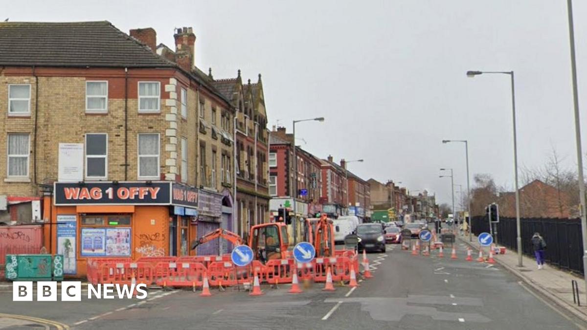Drug driving arrest after boy, 3, struck and hurt in Liverpool - BBC News