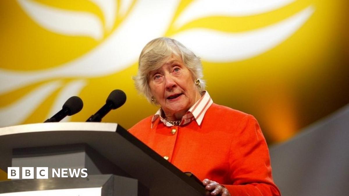 Shirley Williams: Pioneer who tried to reshape politics - BBC News