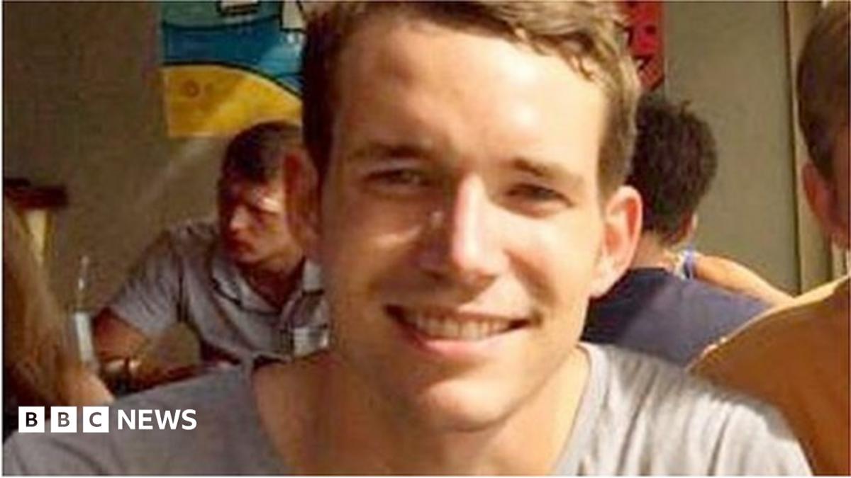 Thailand murder victim David Miller awarded degree - BBC News