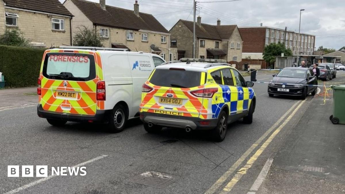 Yate boy in hospital after being attacked by group - BBC News