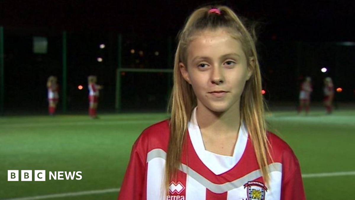 Women's football: Girl 'a champion' against sexism - BBC News