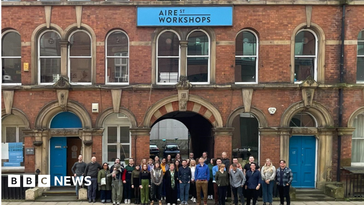 Council defends plan to sell Leeds base for small businesses - BBC News