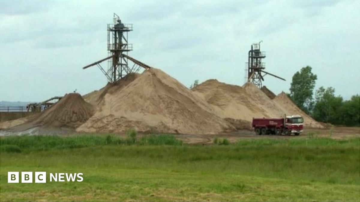 Lough Neagh sand extraction 'doesn't harm ecology' - BBC News