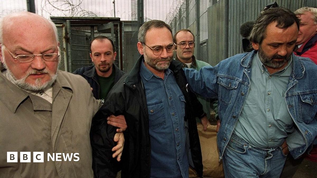 Good Friday Agreement: Prisoners, pain and the price of peace - BBC News