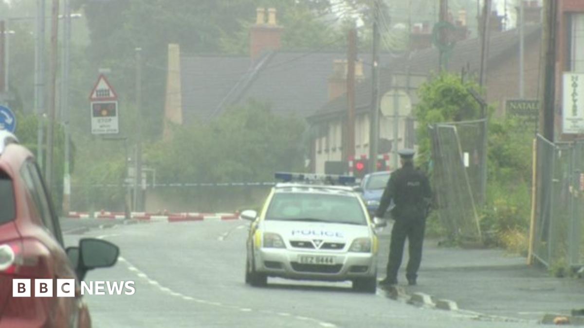Lurgan bomb attack: Pair released in explosion investigation - BBC News
