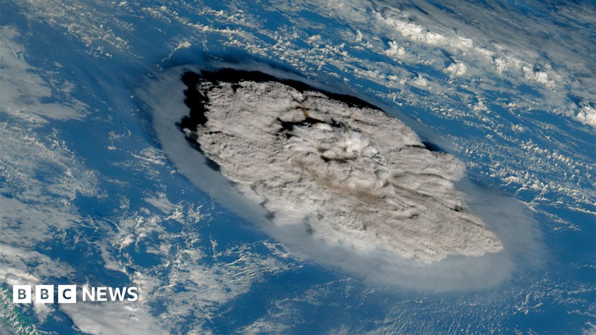Why satellites are key to understanding Pacific volcano - BBC News
