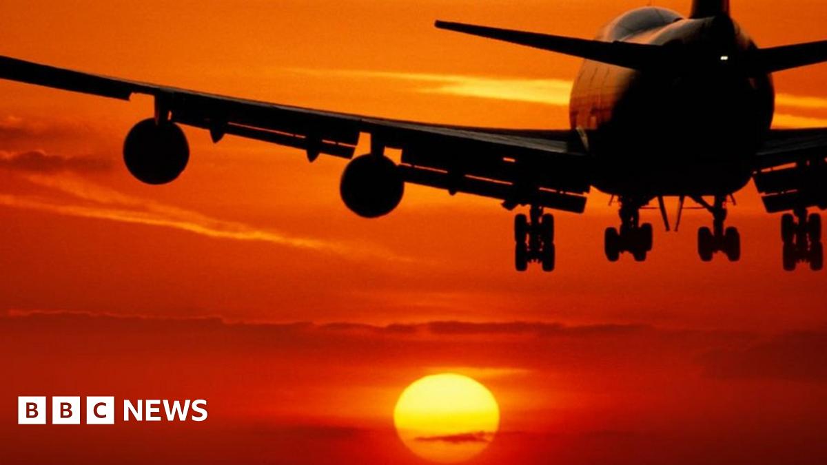Heatwave: Why is Heathrow so hot? - BBC News