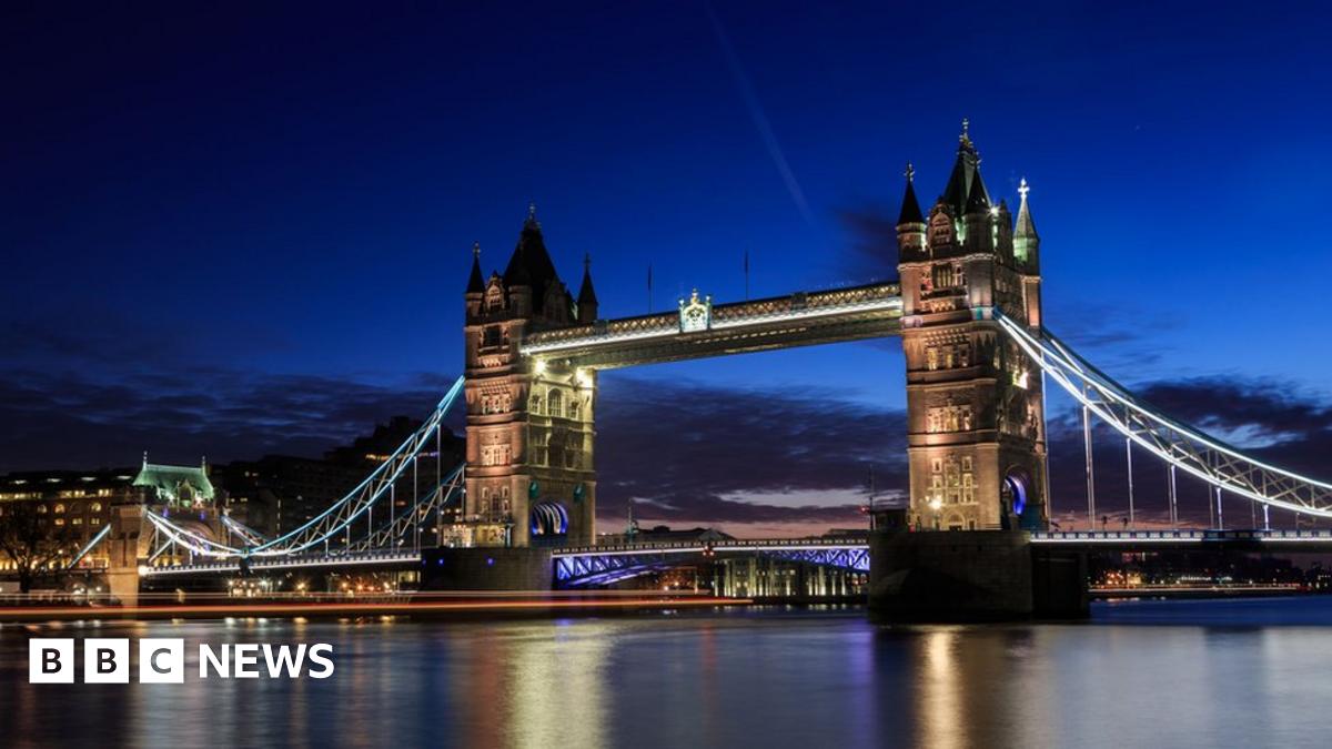 Tower Bridge to close for three months for repairs - BBC News