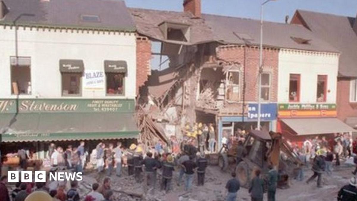 Shankill bomb: Mother recalls plea for help from Sean Kelly - BBC News