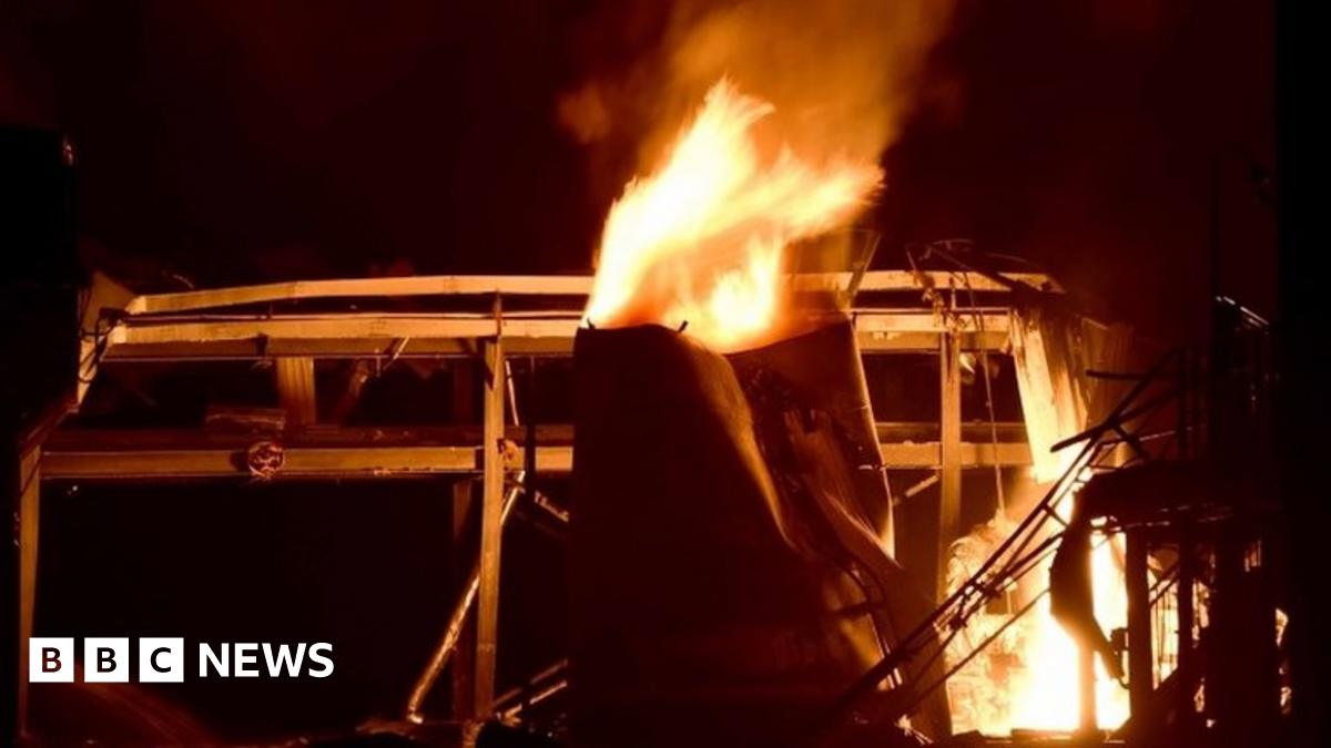 China blast hits Shandong chemical plant - BBC News