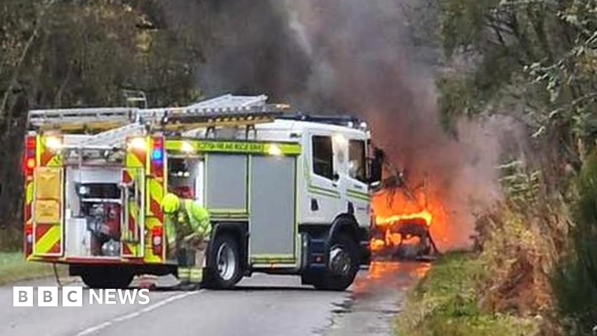 Serious bus blaze tackled by firefighters in Aberdeenshire - BBC News