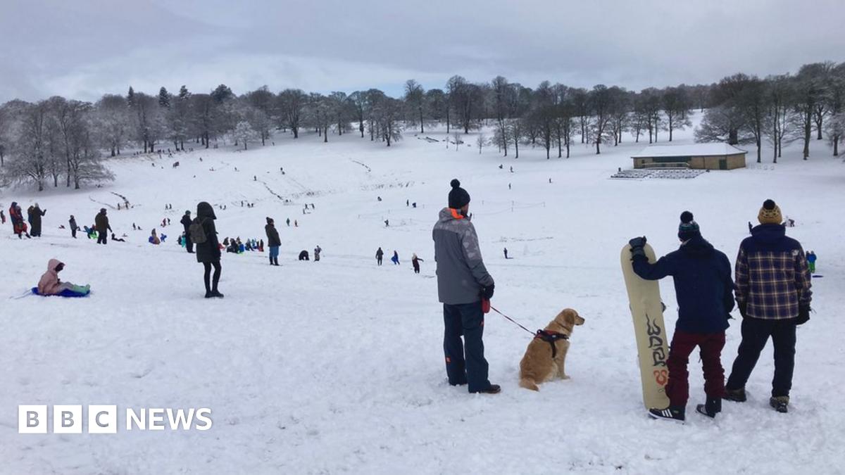 Snow in Yorkshire and Lincolnshire: As it happened - BBC News
