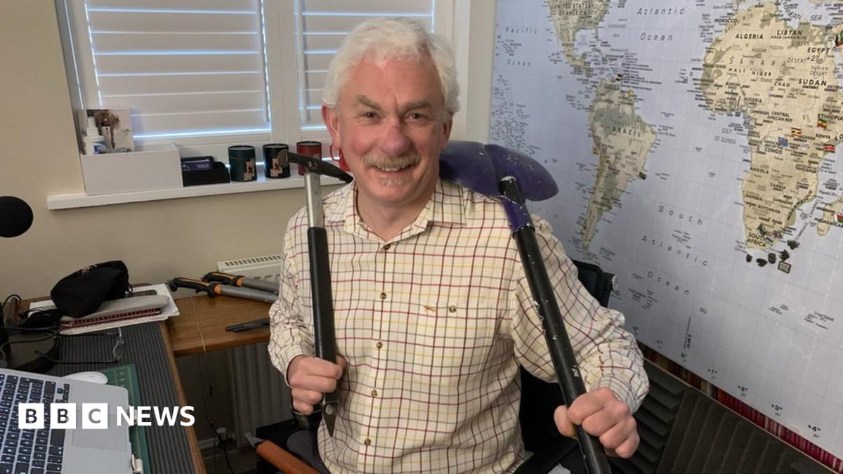 Frostbite climber Nigel Vardy to feature in Bear Grylls project - BBC News