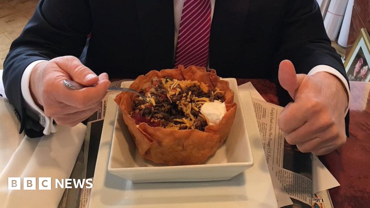 Donald Trump declares Hispanic love with tacos - BBC News
