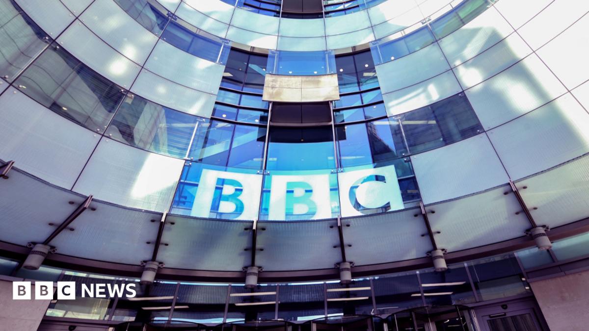Family 'upset' with BBC response to presenter photo claims - BBC News