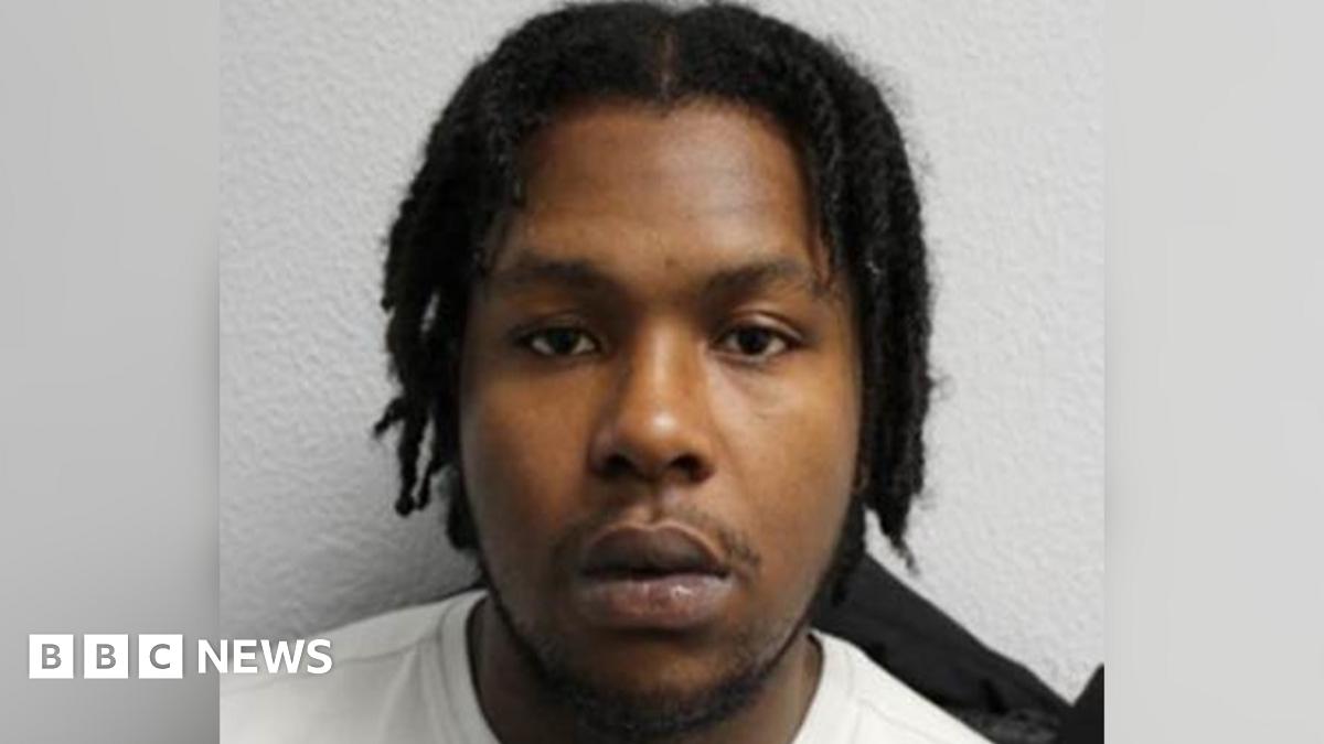 HMP Thameside prisoner sought after released by mistake - BBC News