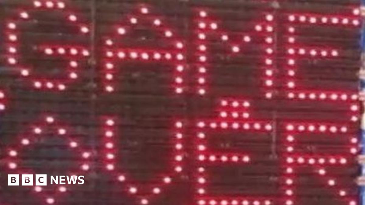 Huge home-built computer used for Tetris - BBC News