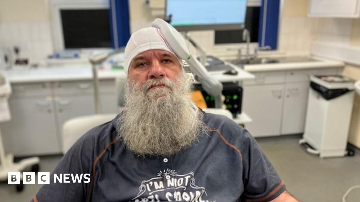 West NHS clinic to offer depression magnet therapy - BBC News