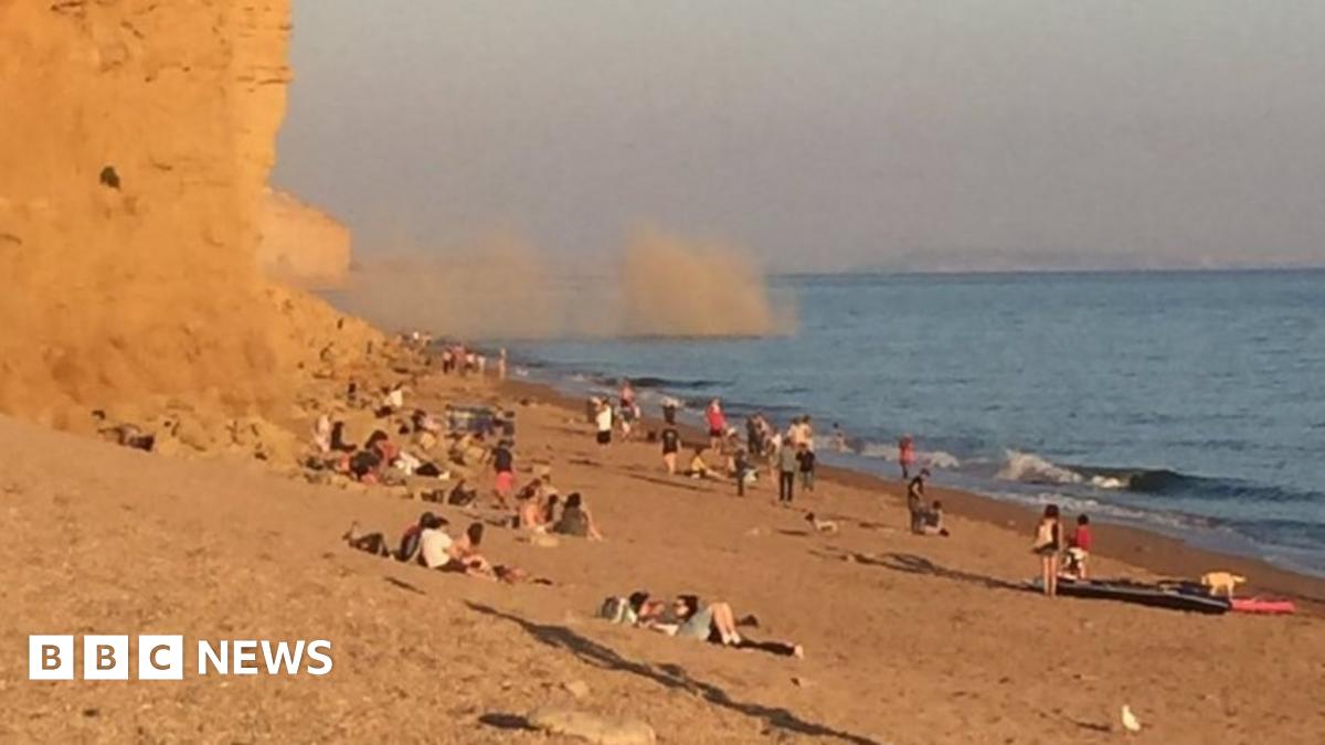 Cliff collapses on Dorset's Jurassic Coast - BBC News