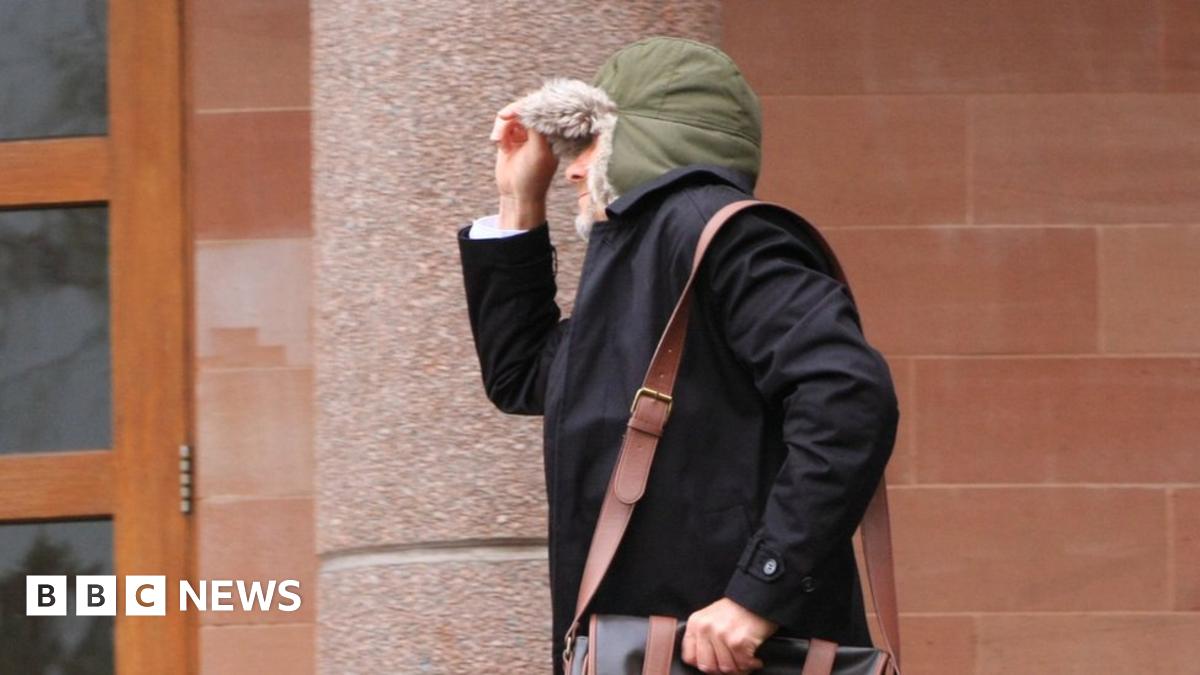 Top terror cop cleared despite admitting police assault - BBC News