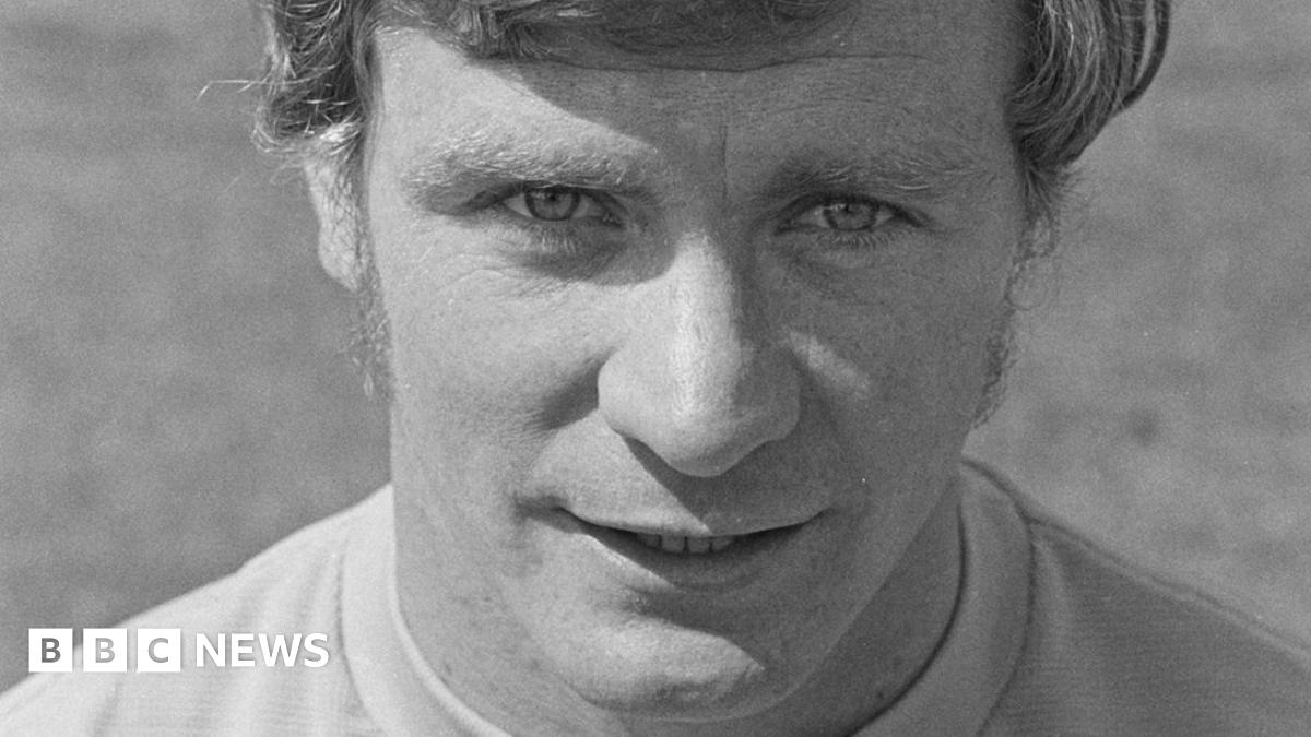 Graham Atkinson: Oxford United all-time top goal scorer dies - BBC News