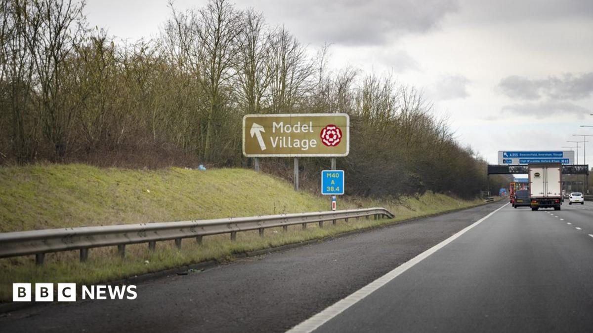 M40 motorway: Commuters celebrate 'boring' road with calendar - BBC News