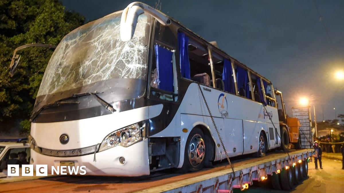 Egypt police 'kill 40 militants' in raids after tourist bus blast - BBC ...