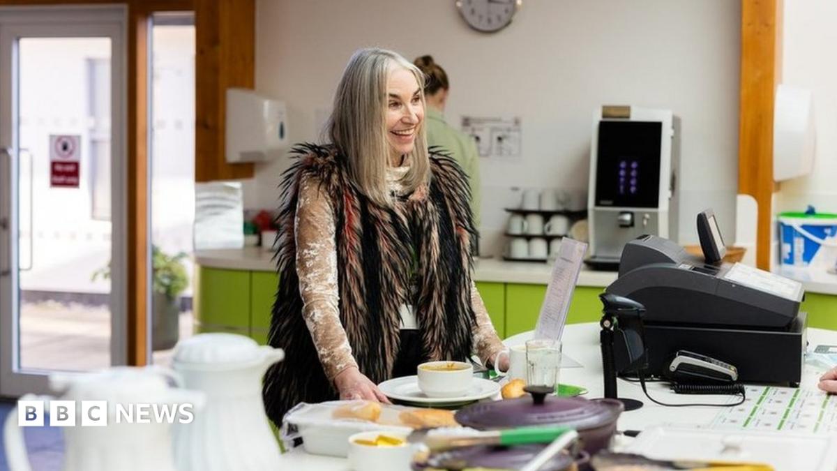 Swindon hospice cafe 'giving back' with £1 meals for children - BBC News