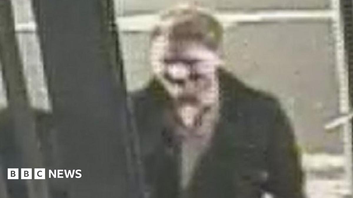 CCTV appeal over serious assault in Glasgow pub - BBC News