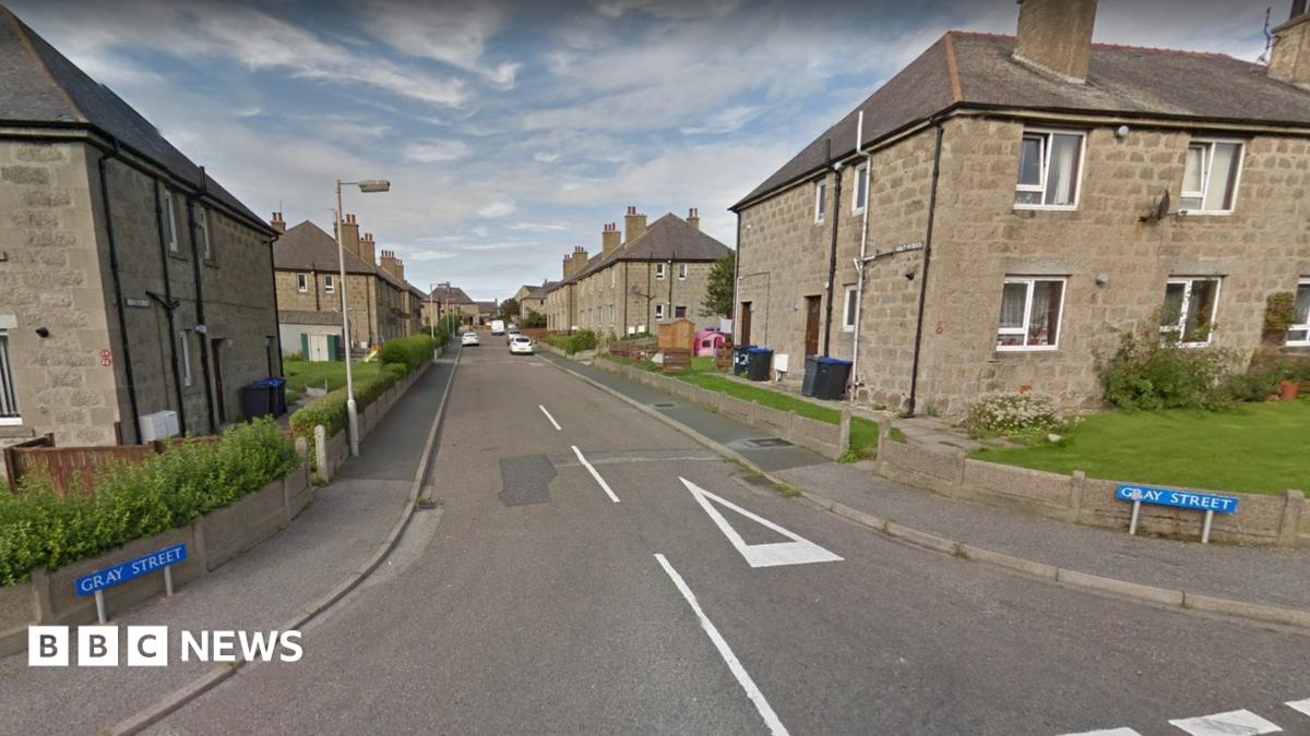Woman faces Fraserburgh assault and robbery charge - BBC News