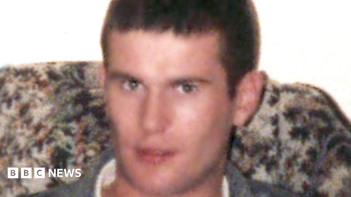 David Miller murder: Victim found days after police calls - BBC News
