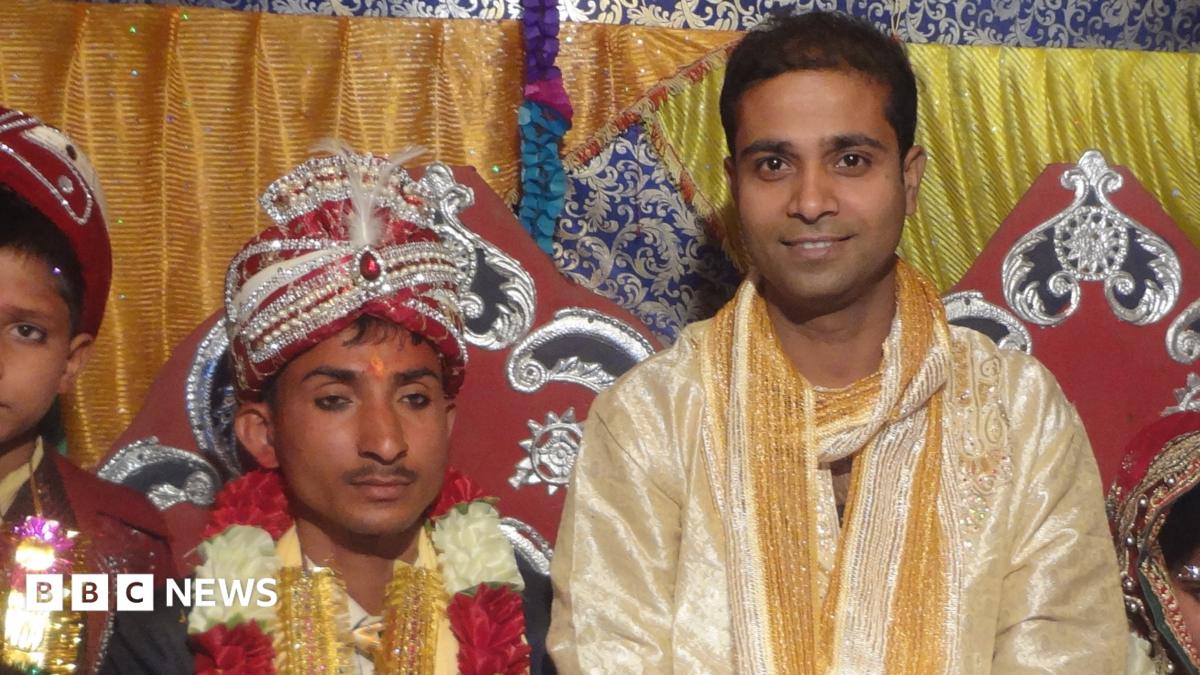 How a Muslim and a Hindu became 'blood brothers' - BBC News