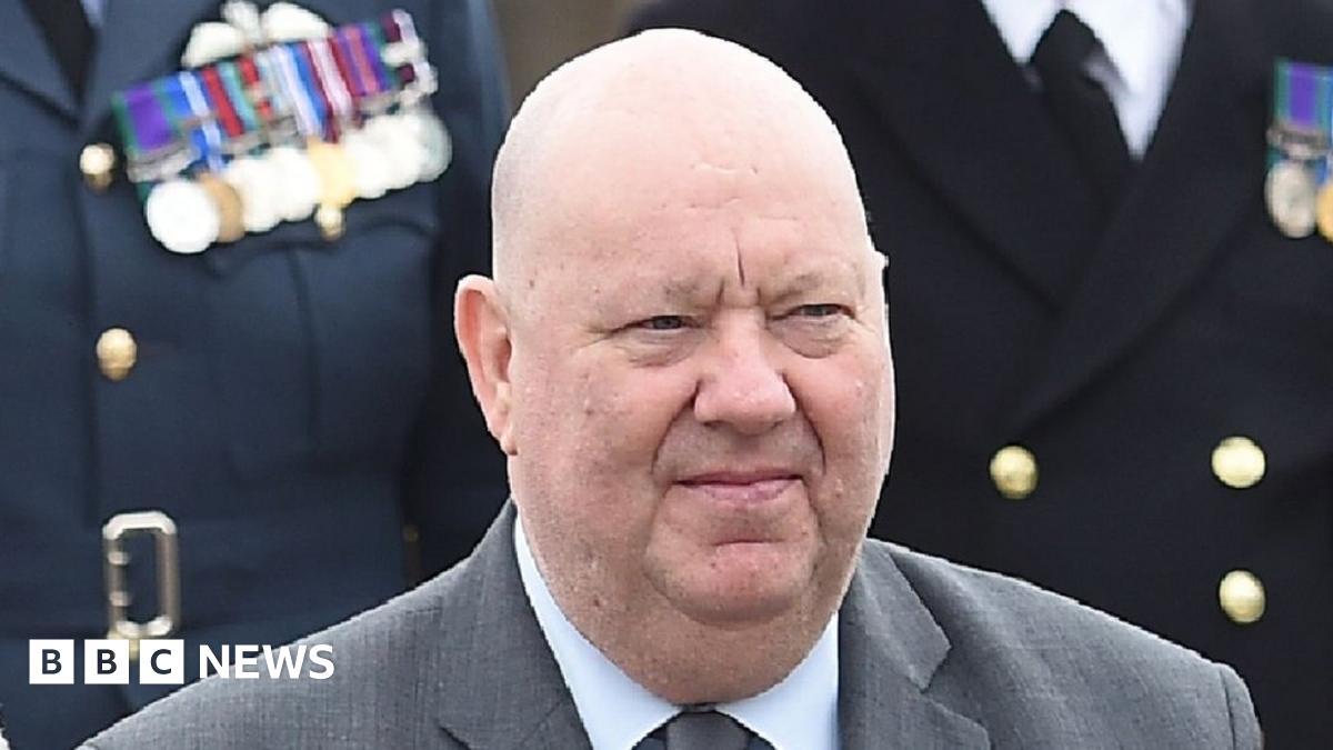 Liverpool Mayor Joe Anderson in Labour resignations row - BBC News