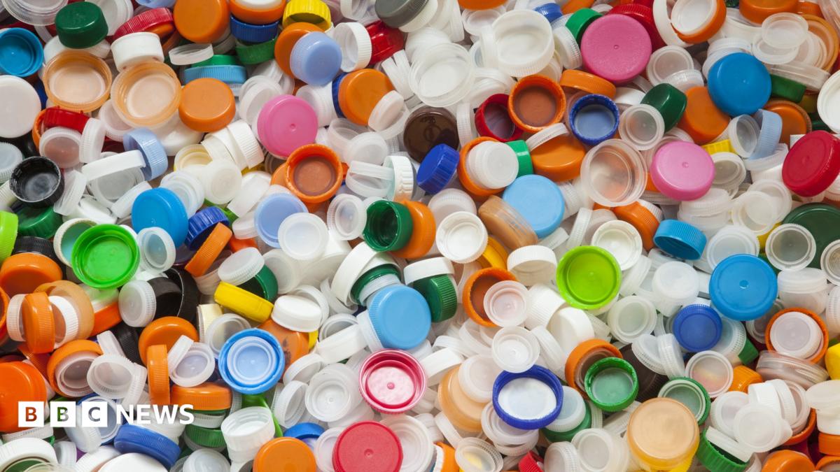 How much plastic do you use in a week? - BBC News