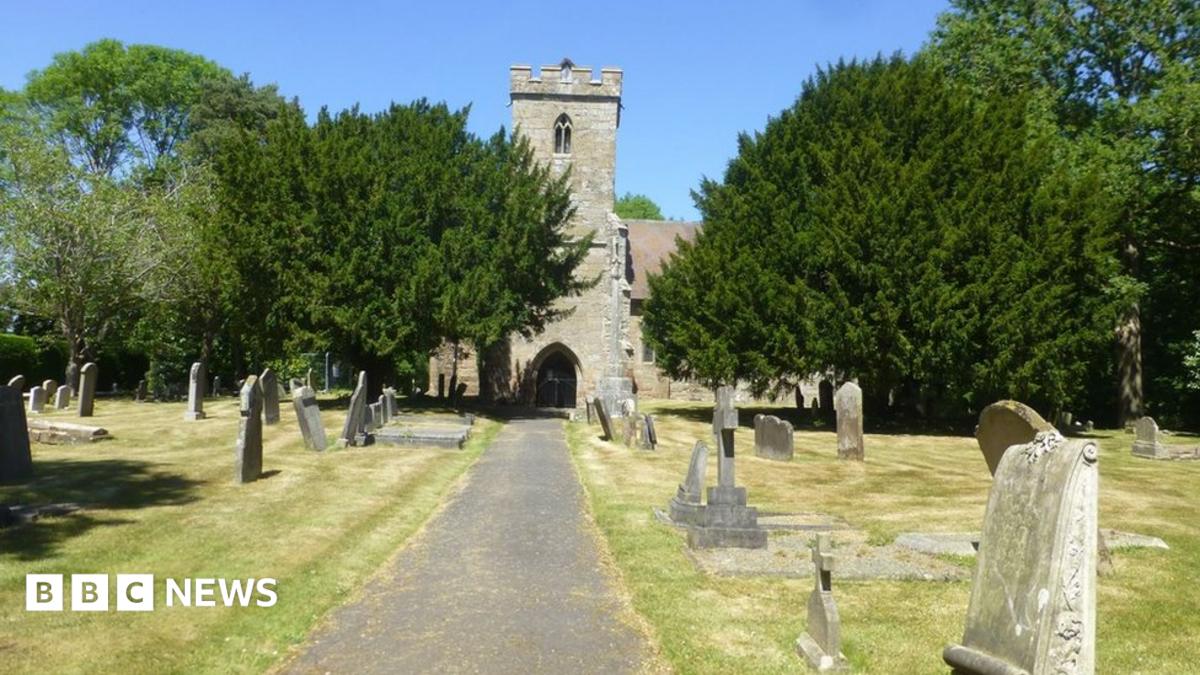 Hidden Droitwich church secrets revealed by £100,000 grant - BBC News