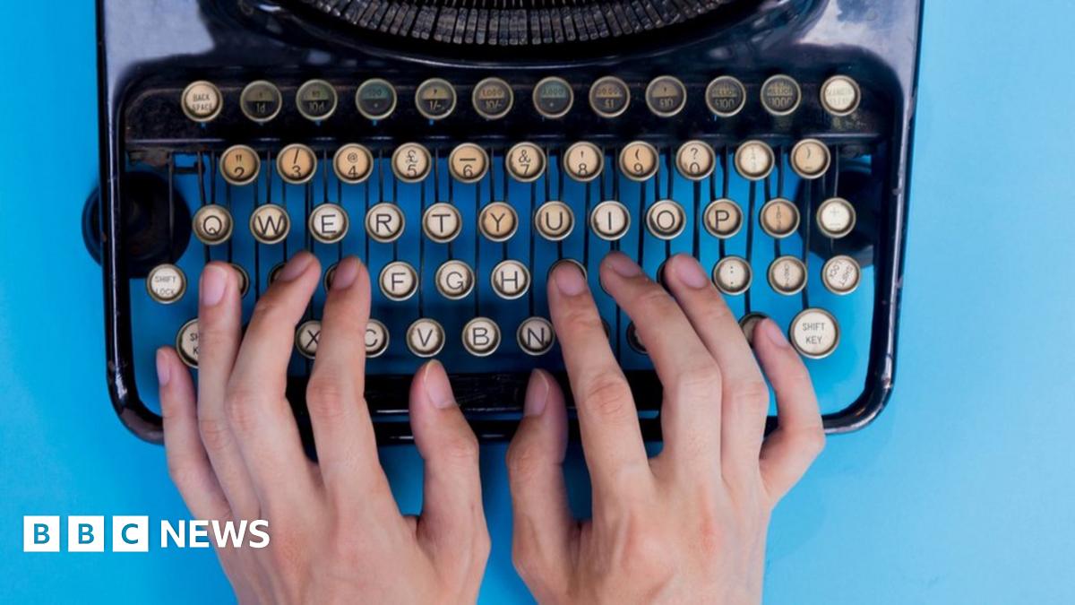 How did the qwerty keyboard become so popular? - BBC News