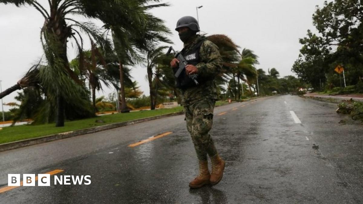 Hurricane Delta makes landfall on Mexico's coast - BBC News