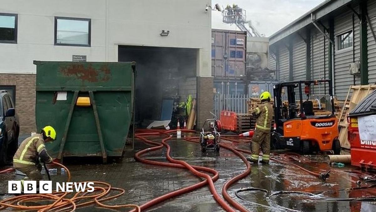 Witham industrial building blaze put out by 12 fire crews - BBC News