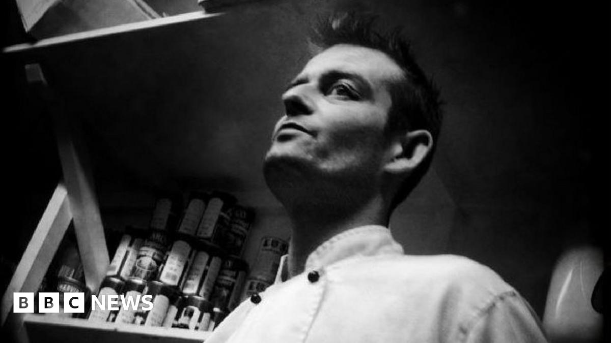 Stuart Anderson death: Family pays tribute after Tarleton crash - BBC News