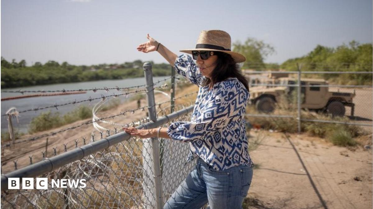 The Texas town caught in the middle of America's border battle - BBC News