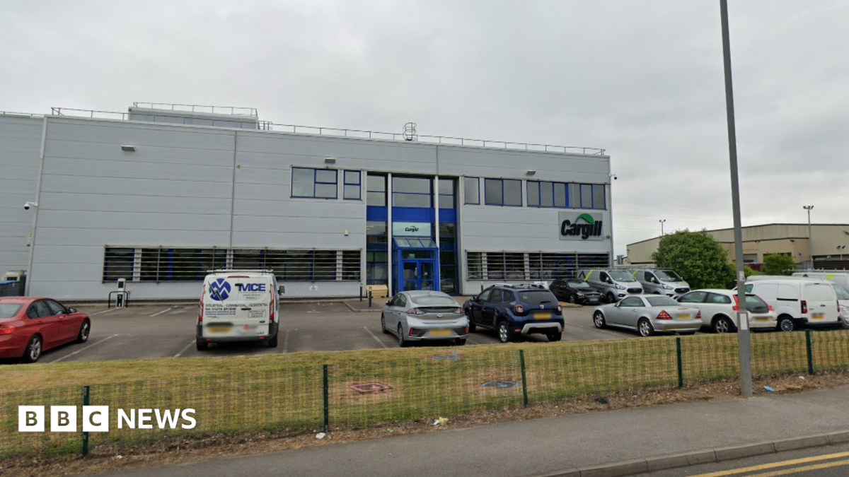 Worksop: Chocolate factory staff set to strike over pay - BBC News