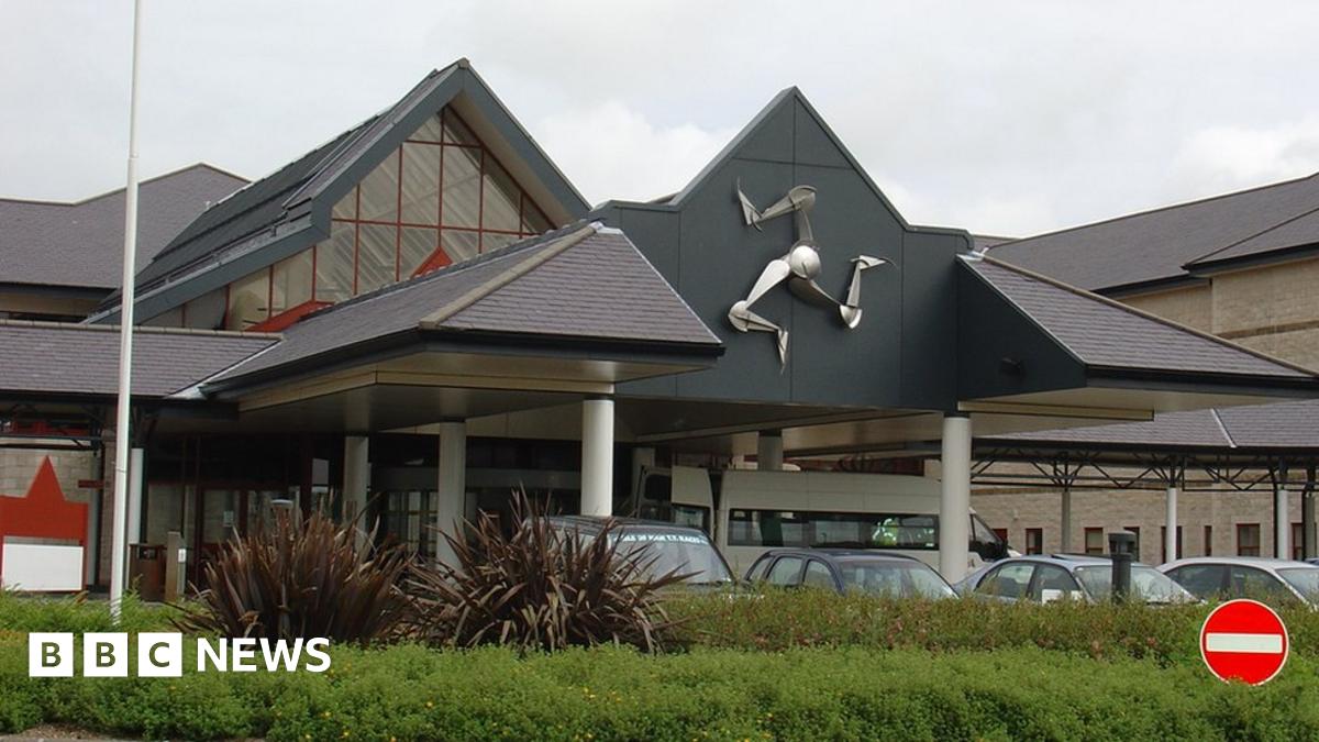 Waiting times a massive challenge for Manx Care, says minister - BBC News