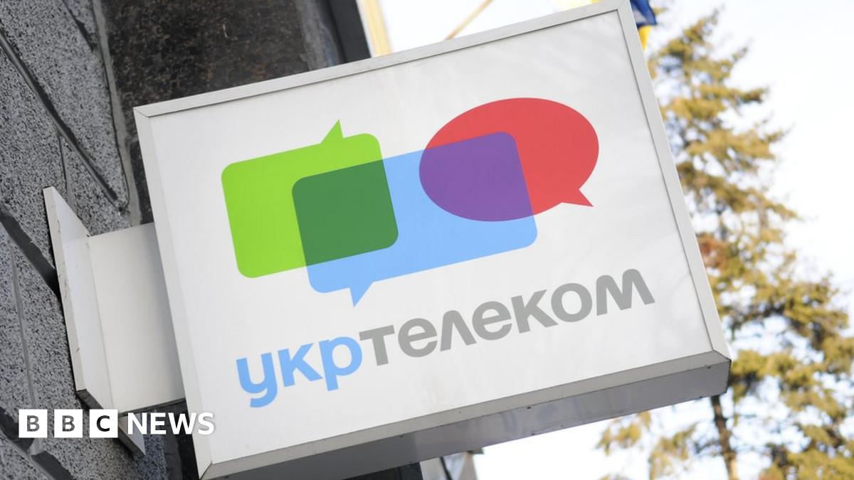 Ukraine war: Major internet provider suffers cyber-attack - BBC News