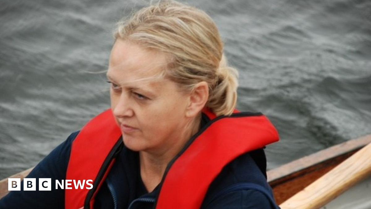 Crimewatch appeal over antiques dealer Robyn Mercer murder - BBC News